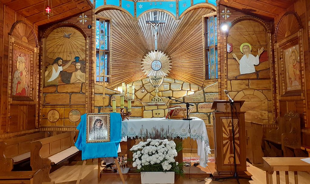 Introdução das relíquias de Santo Faustina em Momoty Górne ...